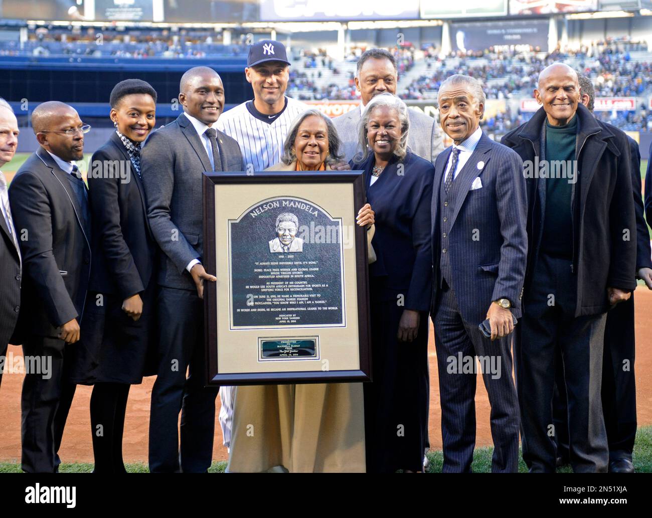 From left, Sello Hartang, CEO of the Nelson Madela Foundation, Mrs ...