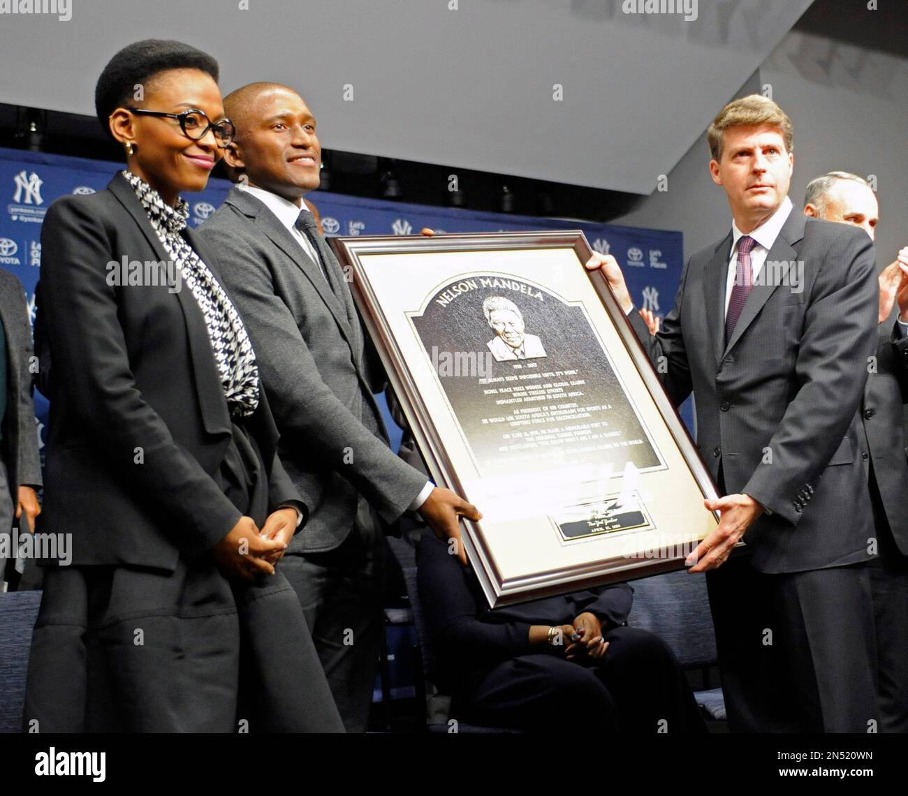 Zondwa Mandela, second from left, his wife Lindo Mandela, left, and New ...