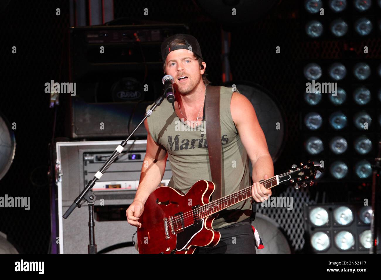 Kip Moore performing at Aaron's Amphitheatre at Lakewood on Friday, Apr ...