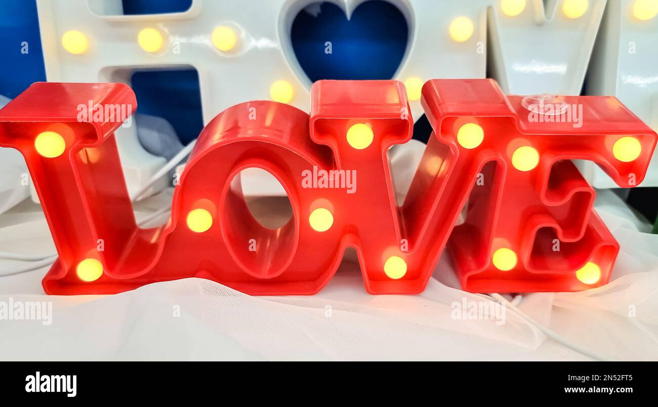 Marquee sign light bulbs hi-res stock photography and images - Alamy