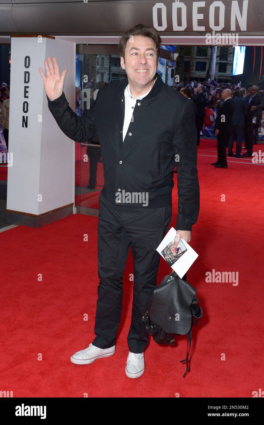Jonathan Ross poses for photographers as he arrives at the world ...