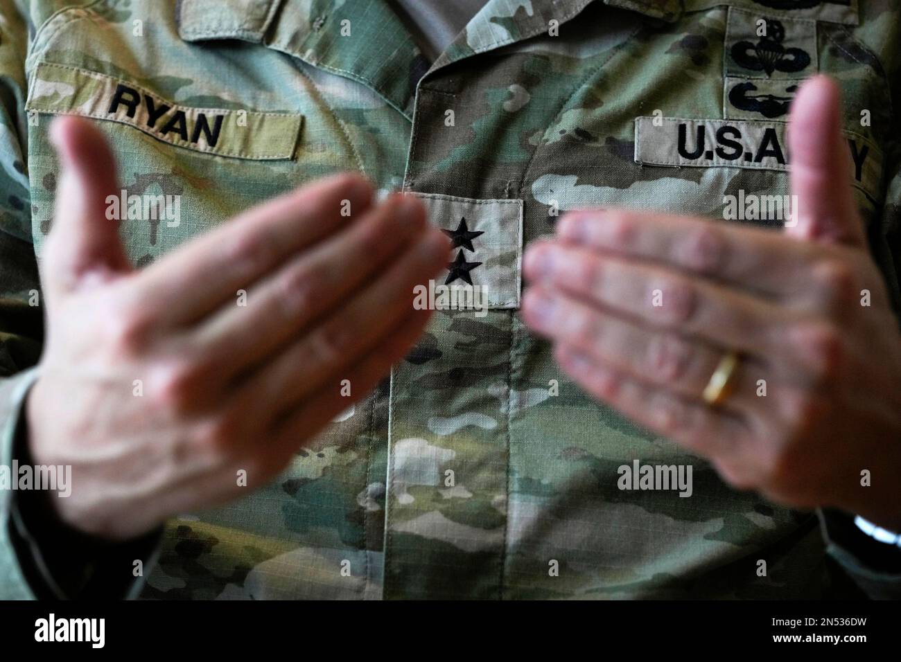 Commanding General of the U.S. Army's 25th Infantry Division based in ...