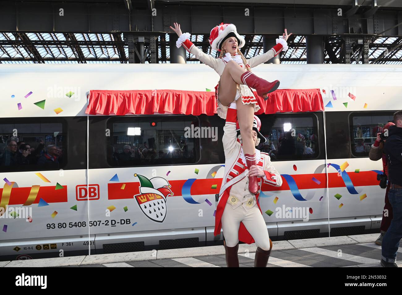 Cologne, Germany. 08th Feb, 2023. The dance couple of the Prinzen-Garde ...