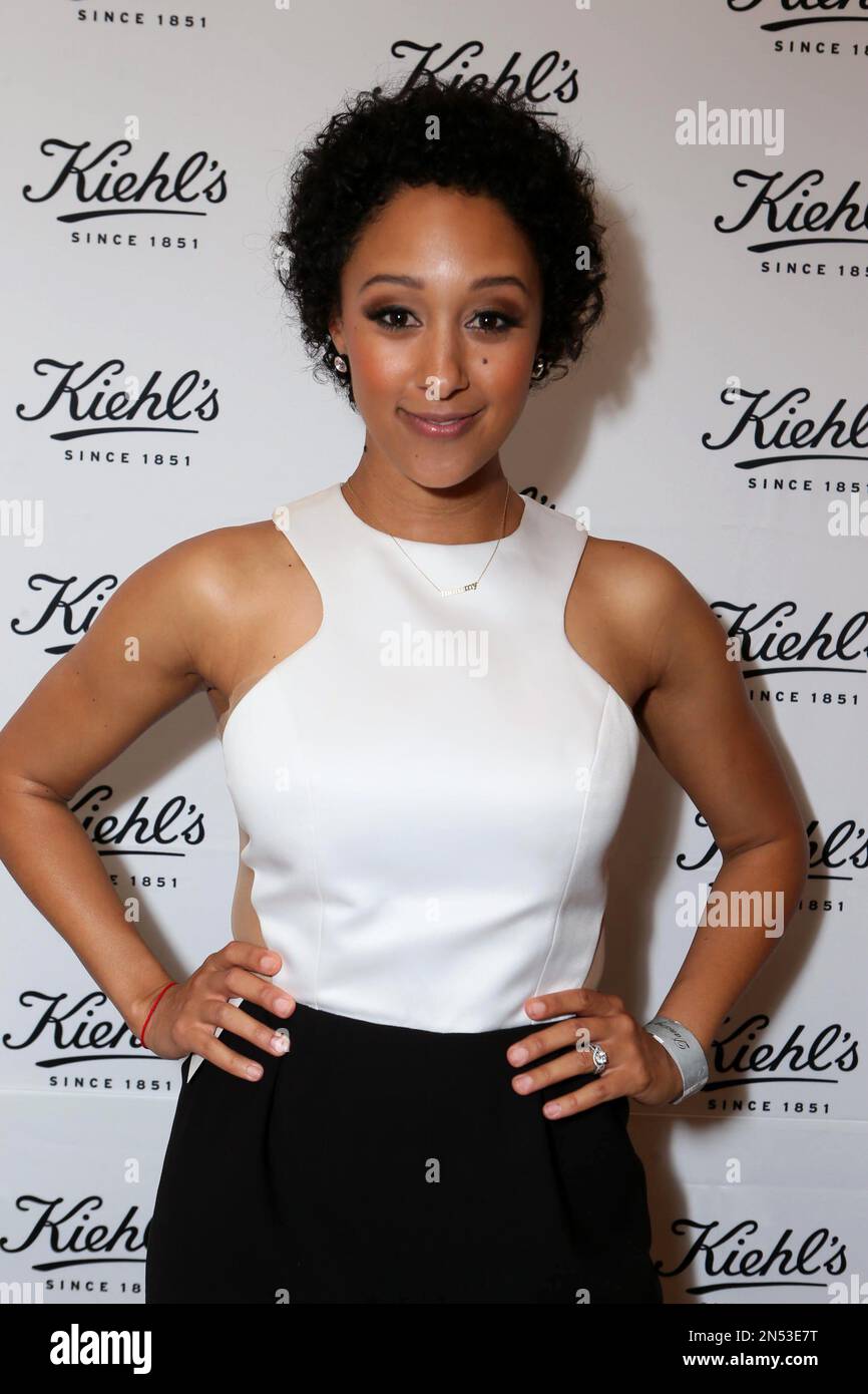Tamera Mowry arrives at Ashley Judd & Anthony Mackie host Earth Day ...