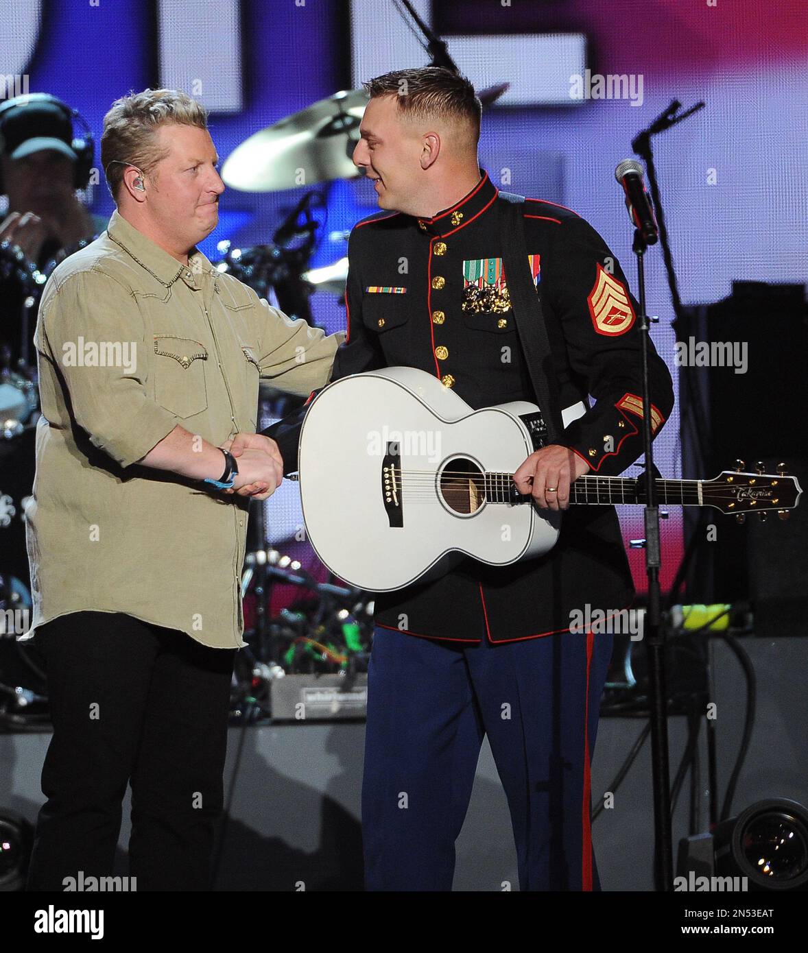 Gary LeVox, of the musical group Rascal Flatts, left, and Brandon ...