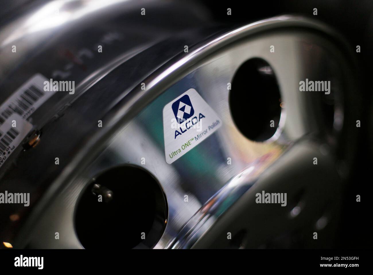 HOLD FOR BUSINESS PHOTO-- This is the 22.5" Alcoa aluminum Ultra One ...