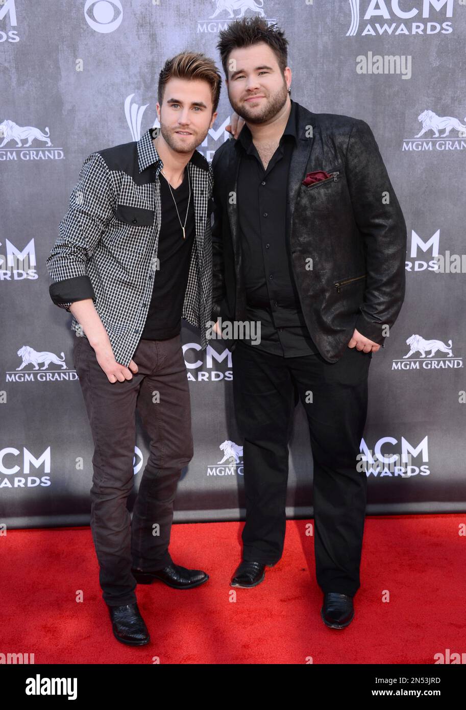 Colton Swon, left, and Zach Swon of the musical group The Swon Brothers ...