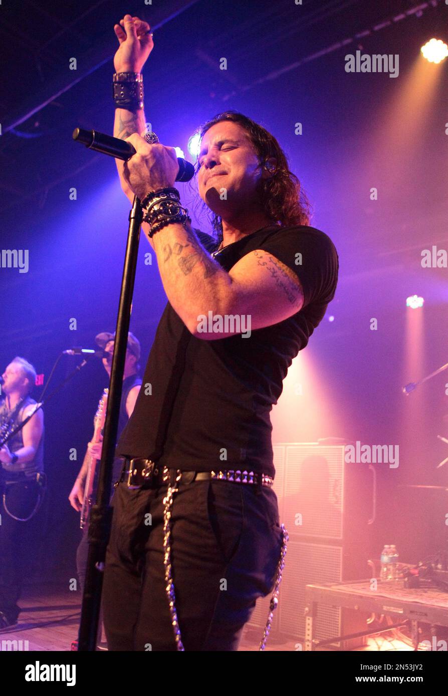 Singer Scott Stapp of the band Creed performs solo in concert at ...