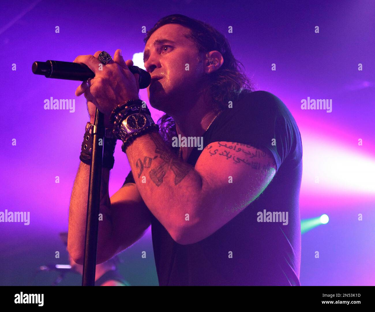 Singer Scott Stapp of the band Creed performs solo in concert at ...