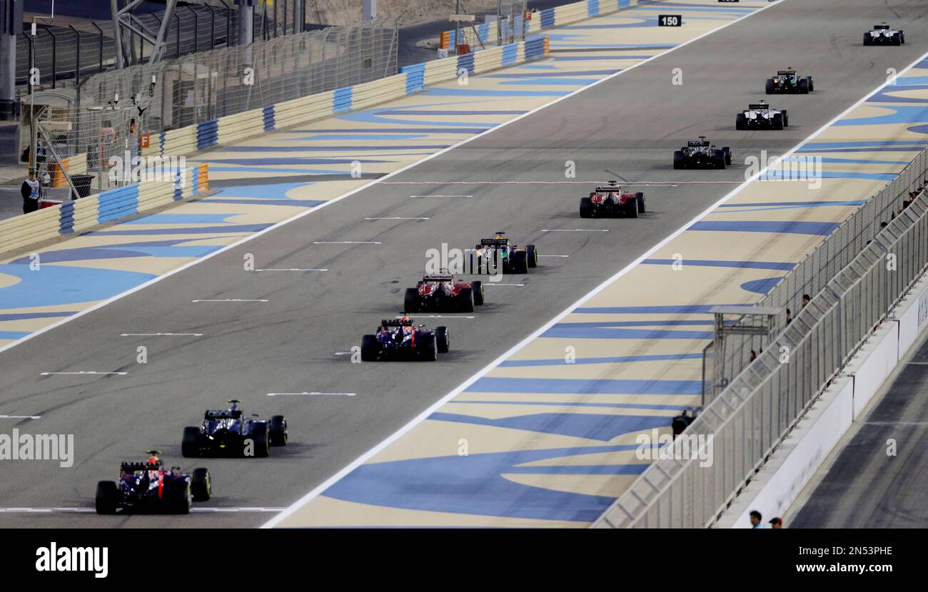 Cars line up during the Bahrain Formula One Grand Prix at the Bahrain ...
