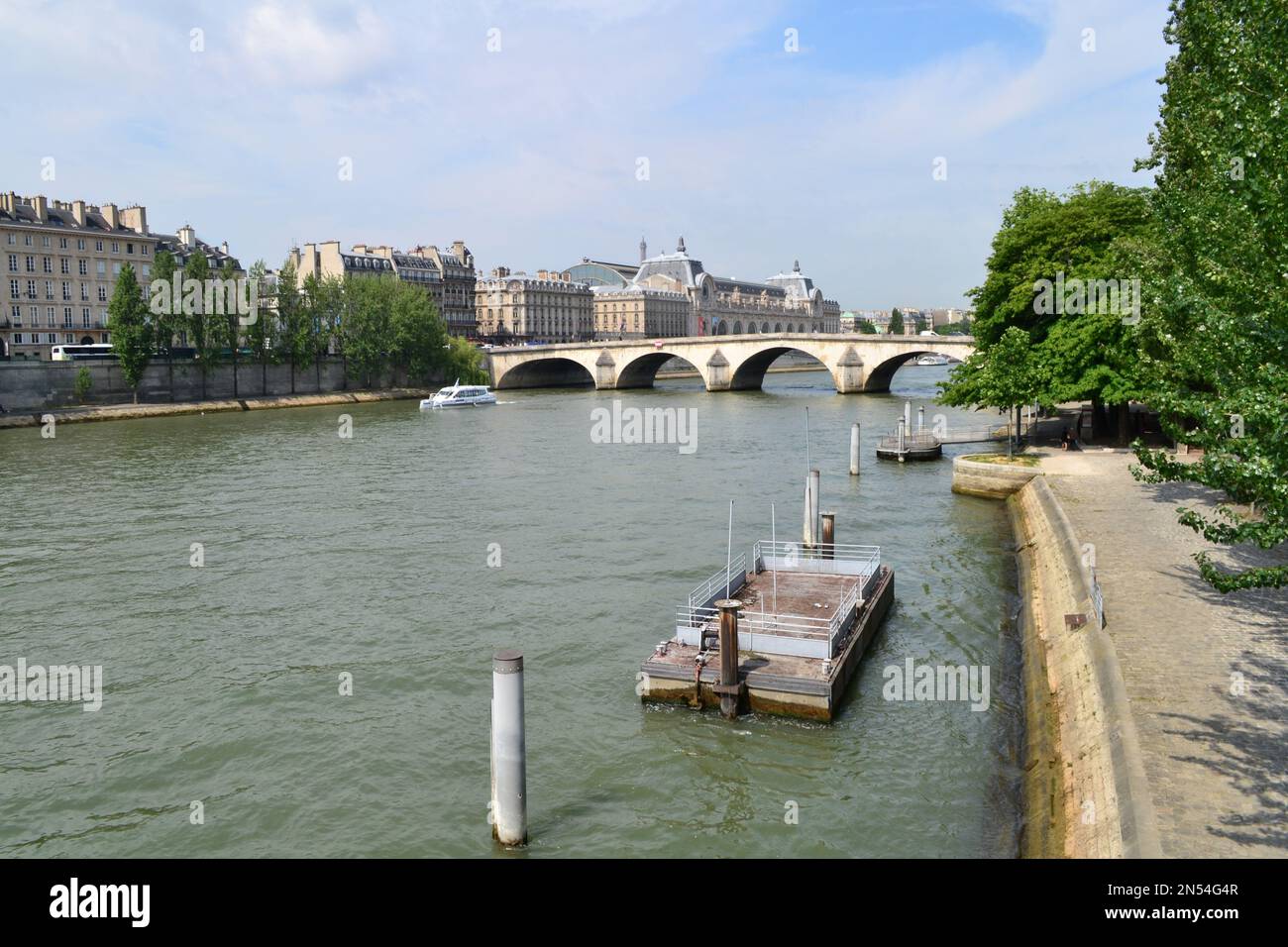 Paretian hi-res stock photography and images - Alamy