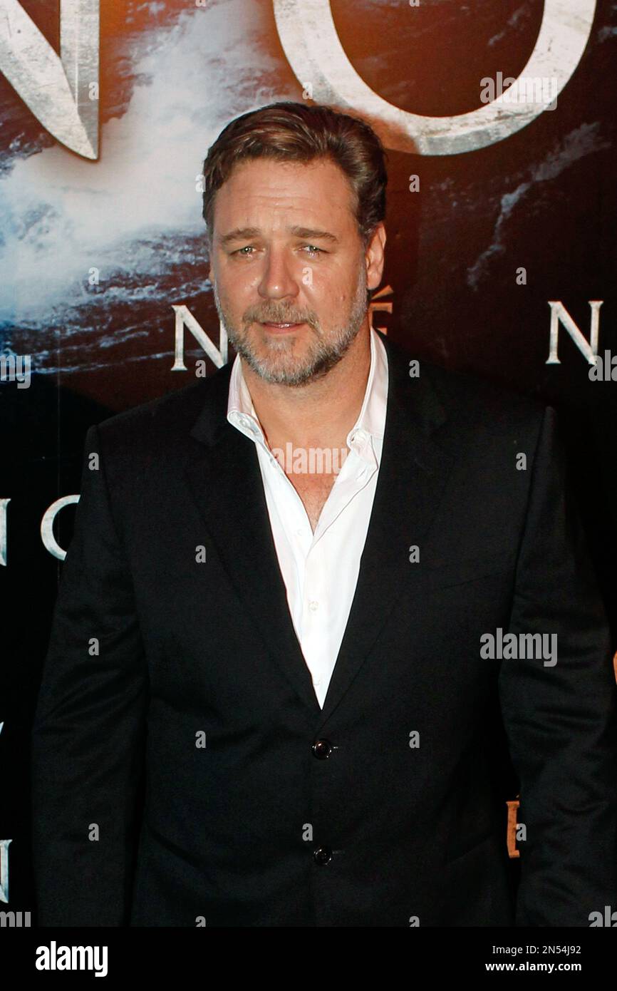 New Zealand actor Russell Crowe poses for photographers at the premiere ...