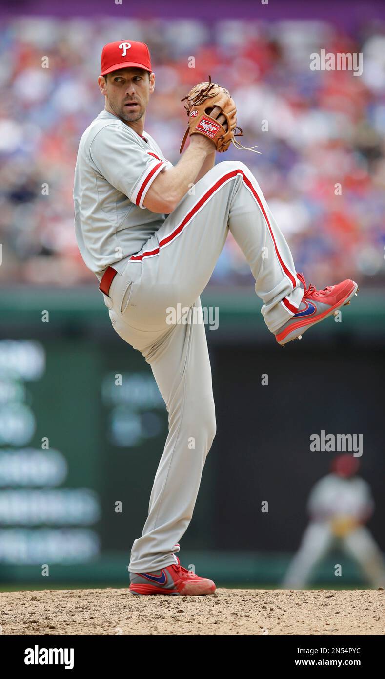 Philadelphia Phillies starting pitcher Cliff Lee delivers the ball to ...