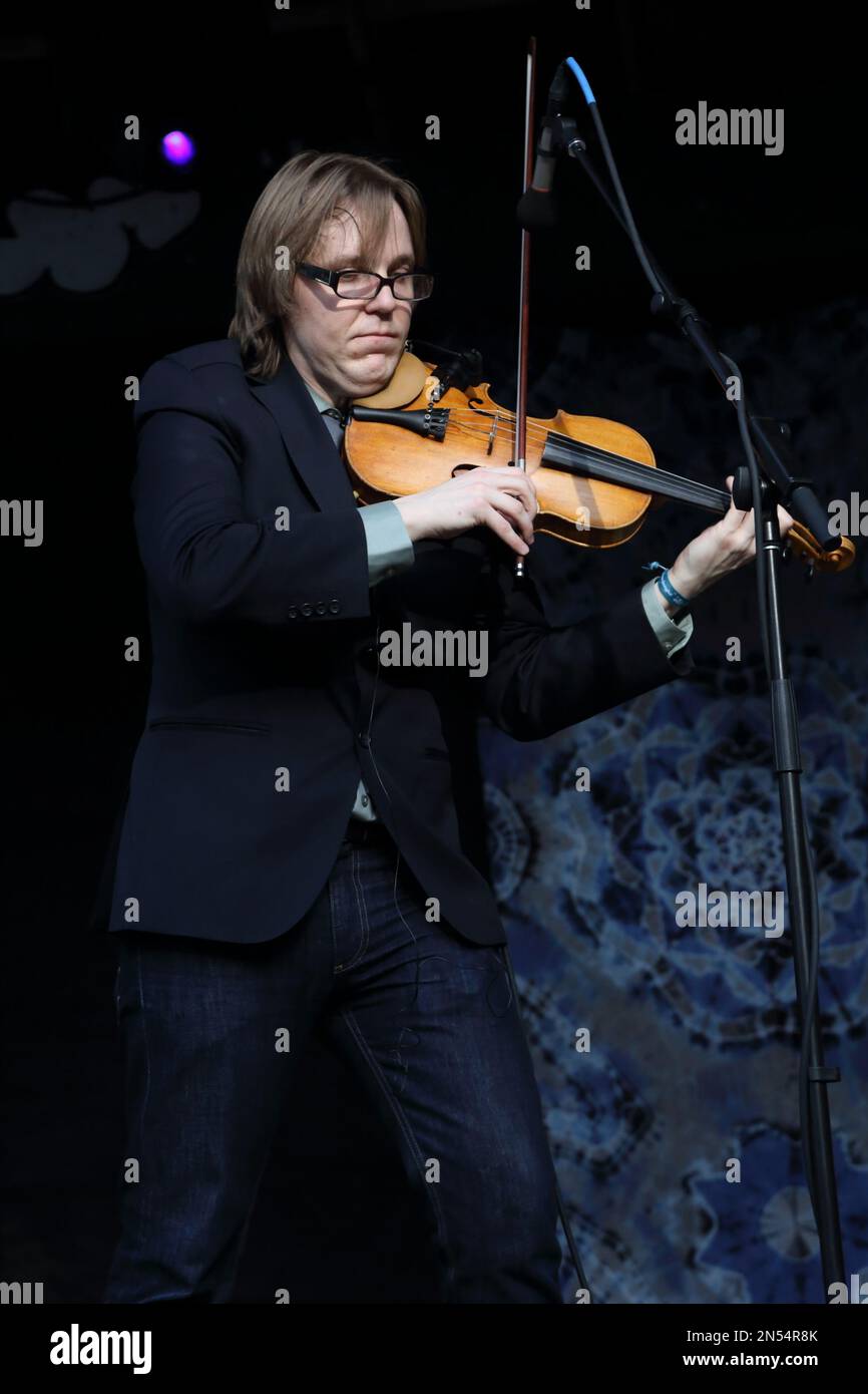 Nicky Sanders and The Steep Canyon Rangers performs at the Suwannee ...
