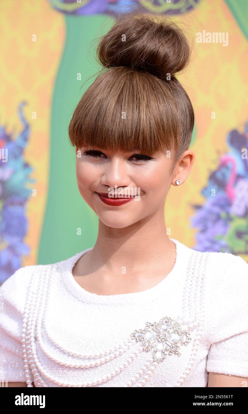 Zendaya arrives at the 27th annual Kids' Choice Awards at the Galen ...