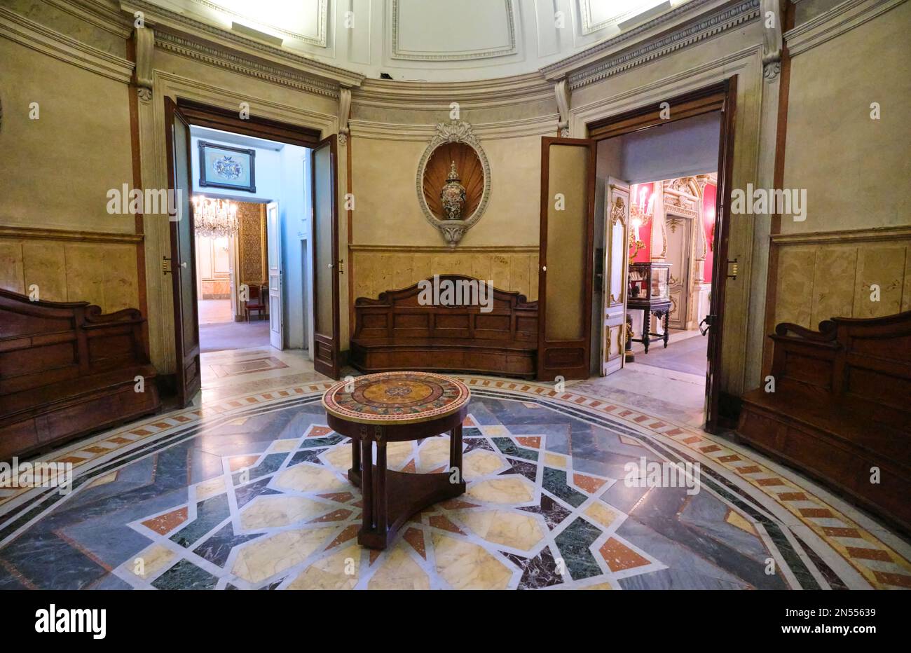 The circular entrance lobby, hallway. At the mansion museum, Museo ...