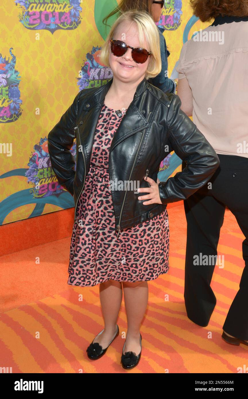 Lauren Elizabeth Potter arrives at the 27th annual Kids' Choice Awards ...
