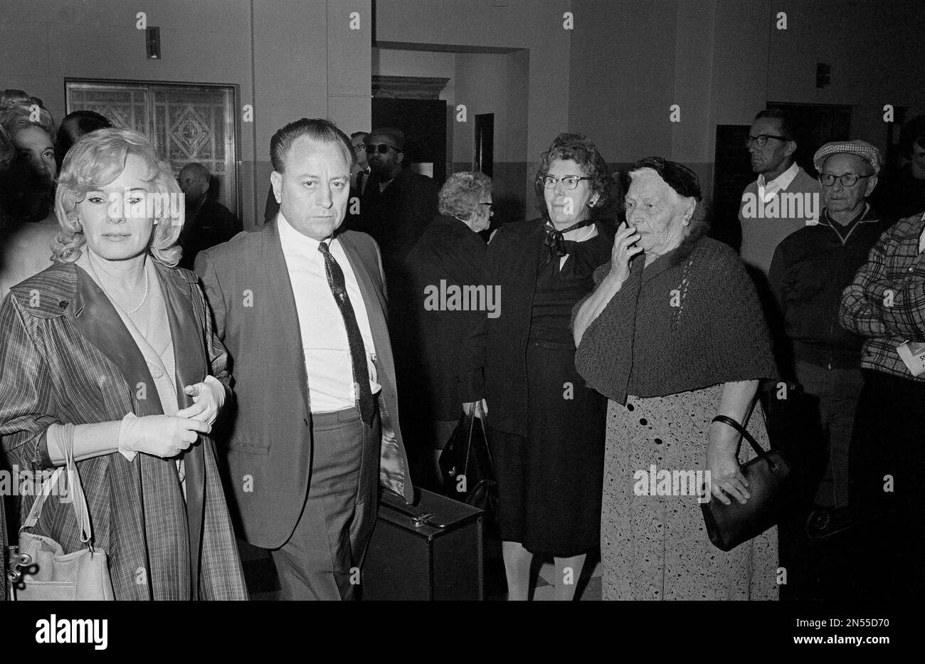Courthouse spectators view murder defendant Candace Mossler, left, and ...