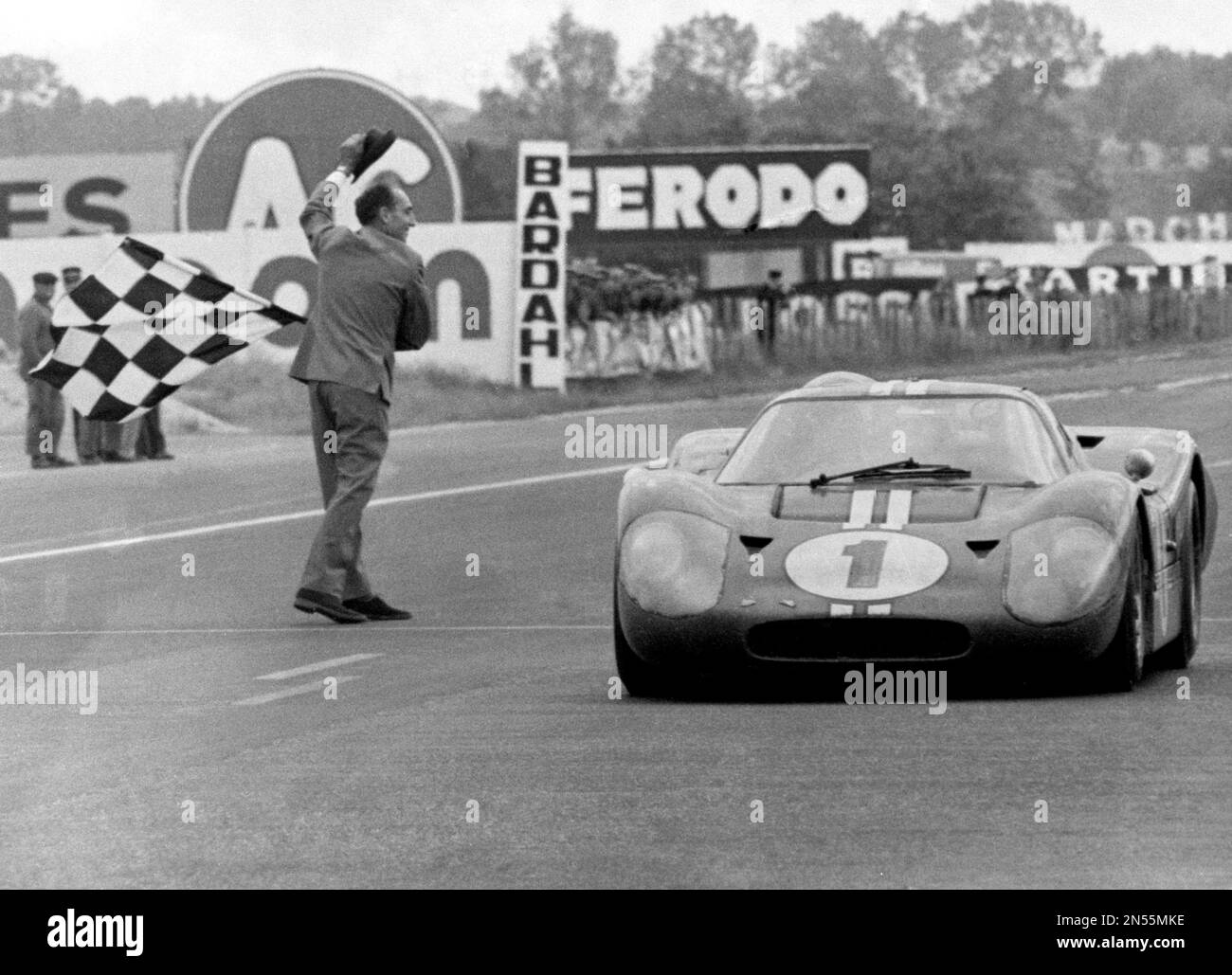 The American Ford, driven by American drivers Dan Gurney and Anthony ...