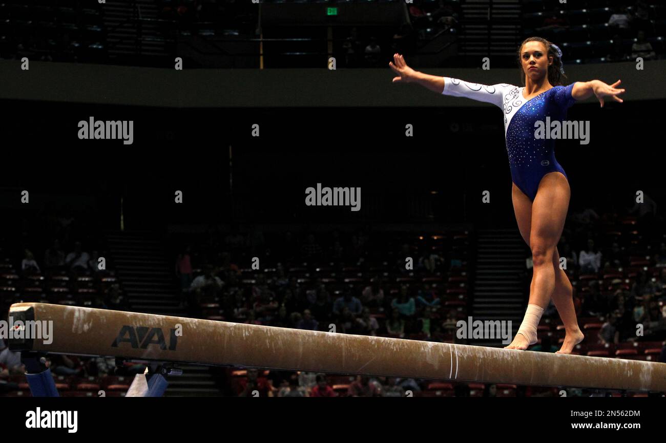 Kentucky's Kayla Sienkowski competes on the beam during the ...