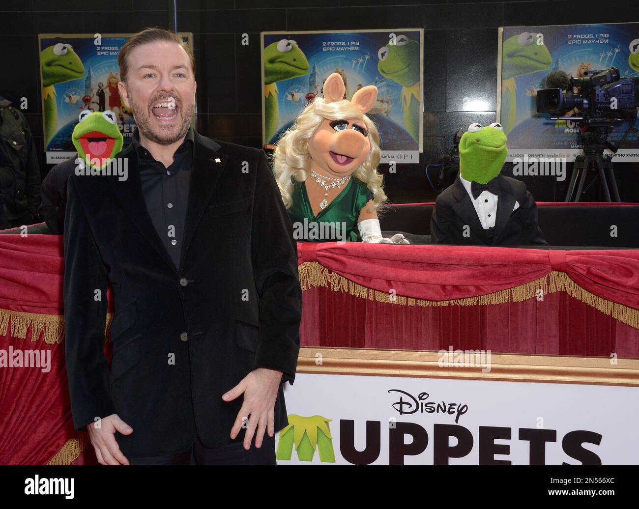 Kermit the Frog, actor Ricky Gervais, Miss Piggy and Constantine attend ...