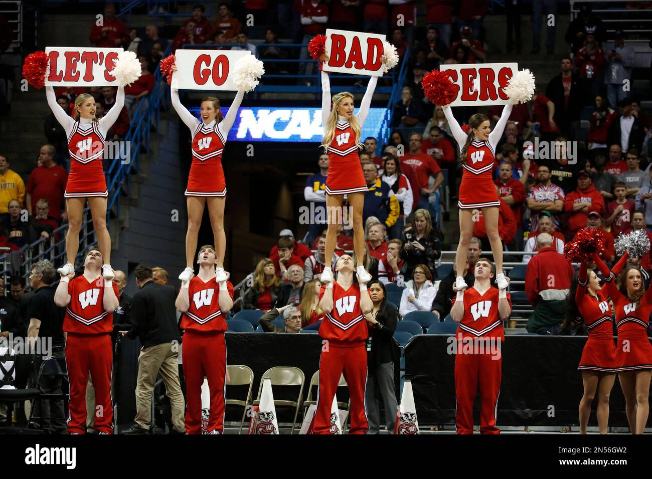Wisconsin cheerleaders perform during the first half of a third-round ...