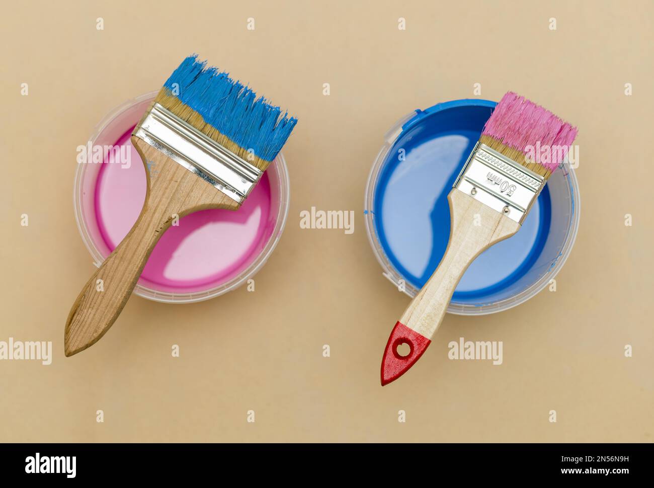 Paint bucket top hi-res stock photography and images - Alamy
