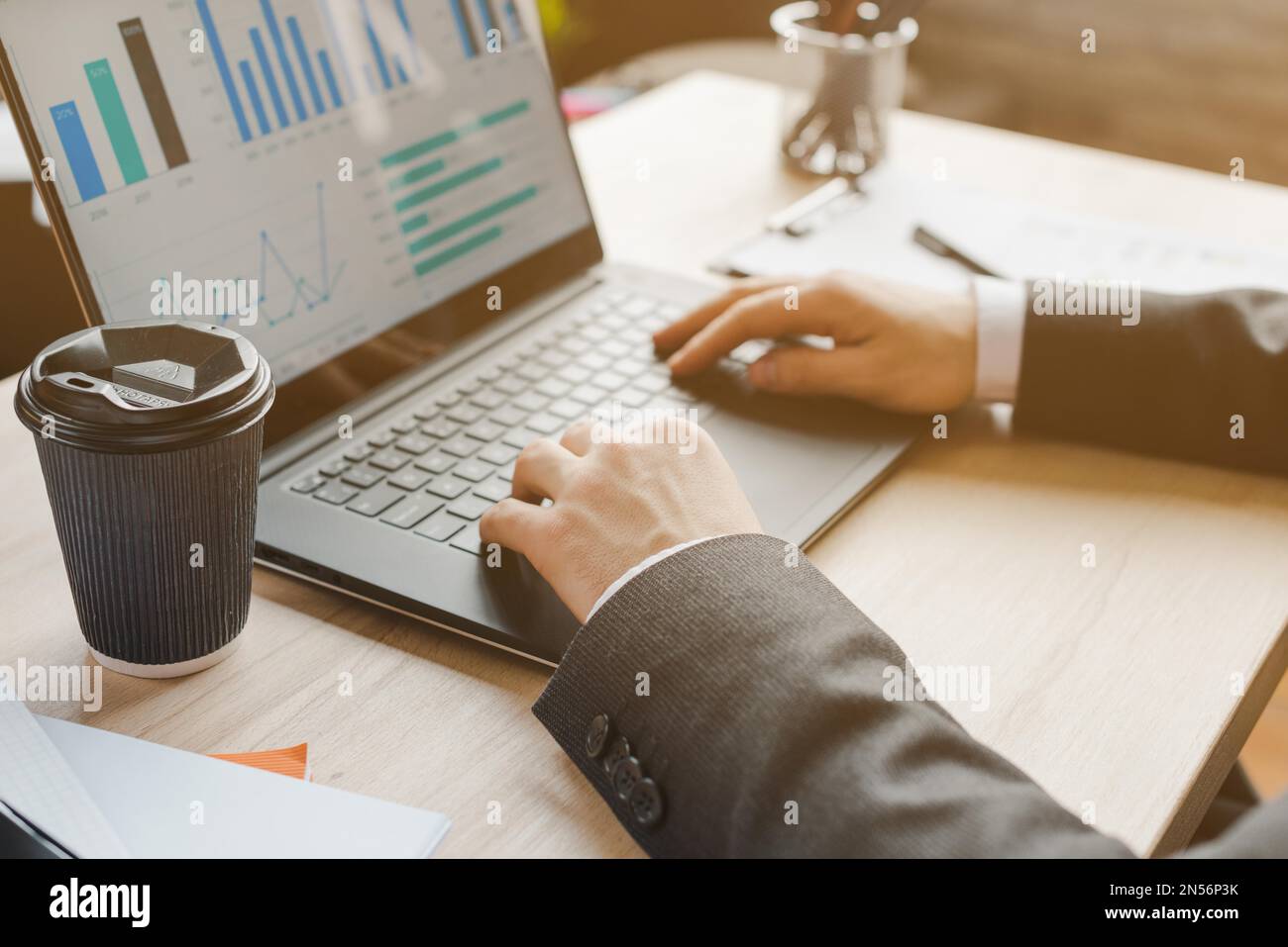 Laptop analytics hi-res stock photography and images - Alamy