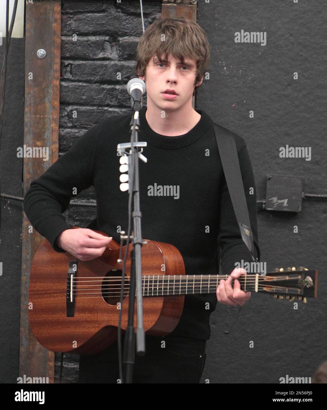 Singer-songwriter Jake Bugg visits The Sound Garden Records on Friday ...