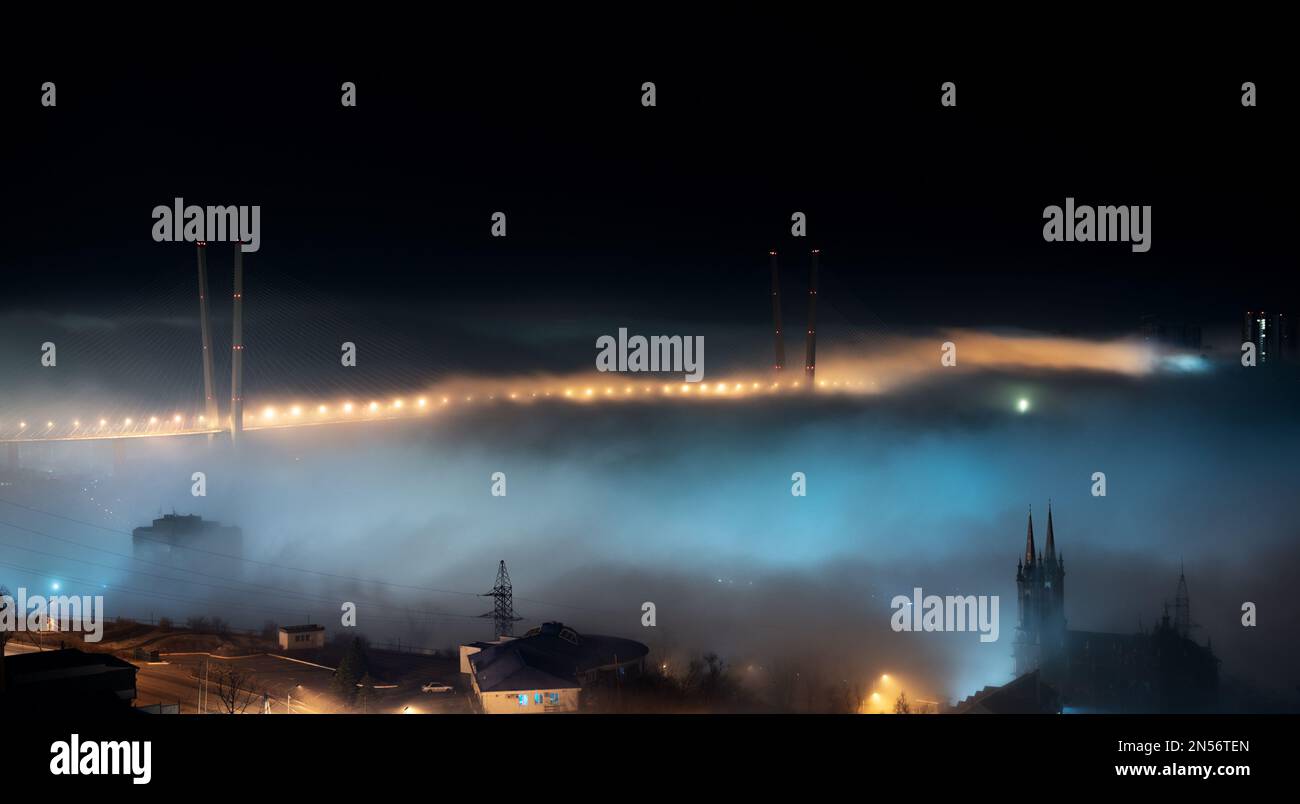 Fog over night city hi-res stock photography and images - Alamy