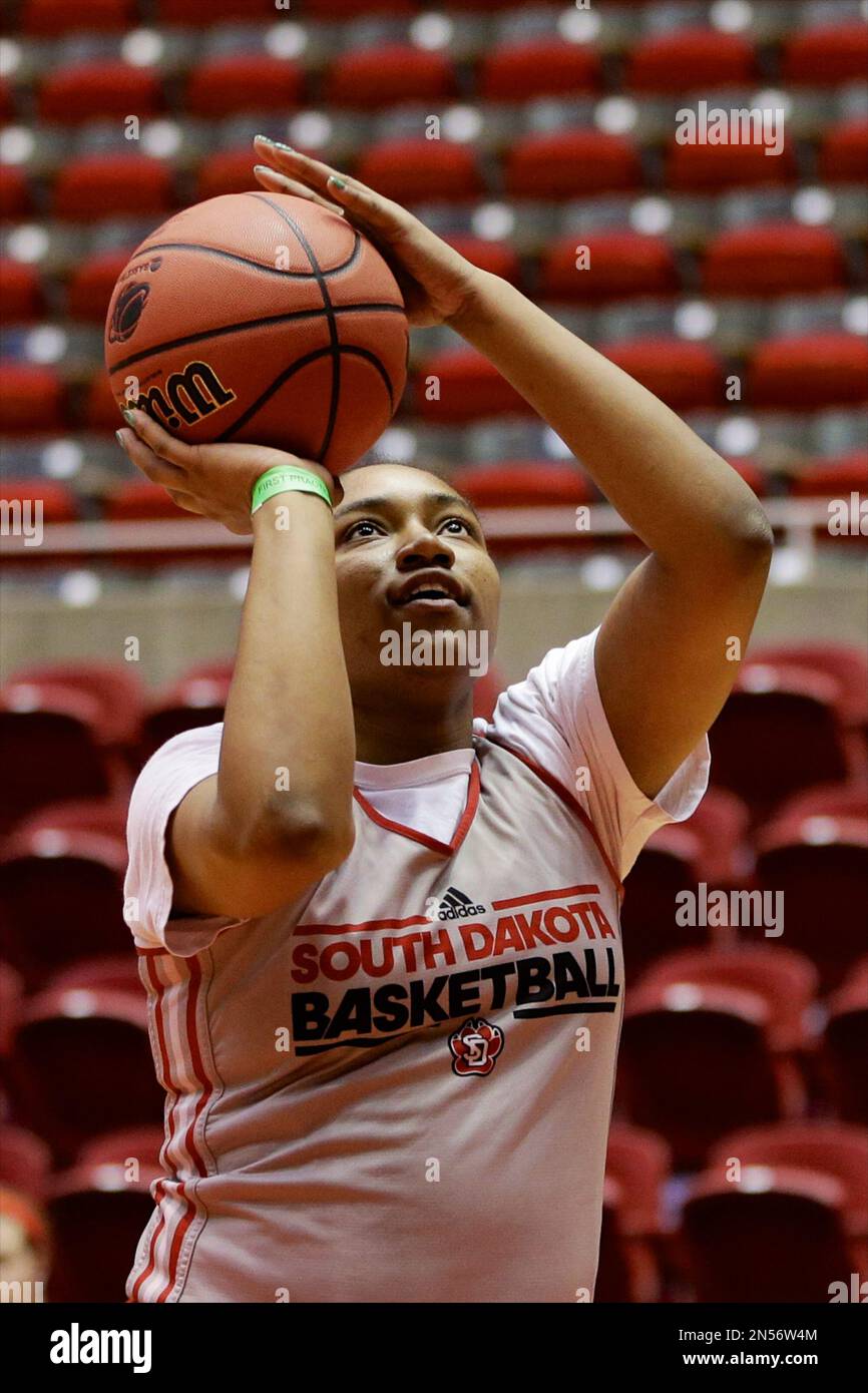 South Dakota's Polly Harrington (33) shoots during practice at the NCAA ...