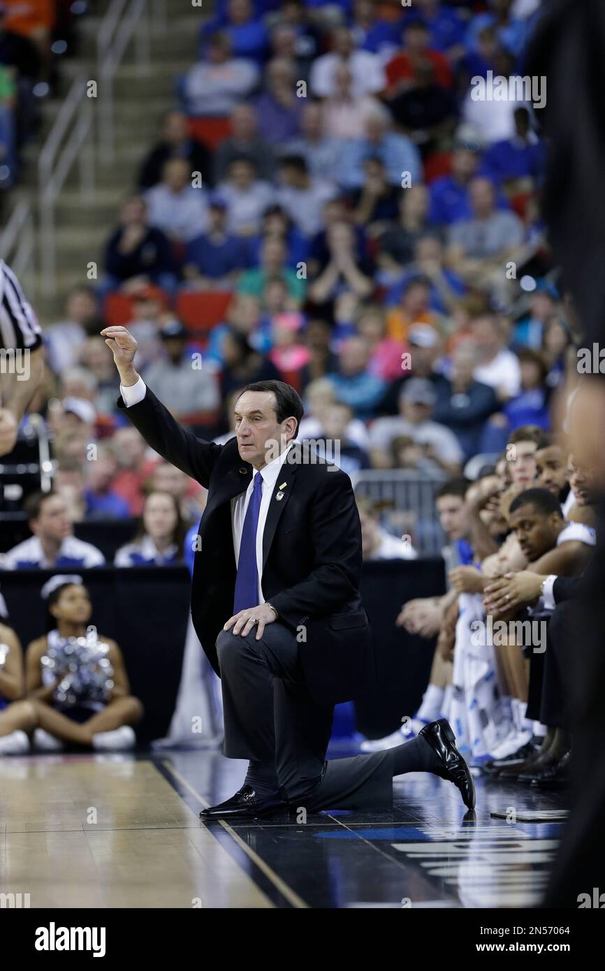 Duke head coach Mike Krzyzewski calls a play against Mercer during the ...