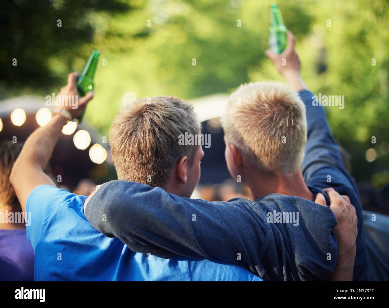 I friggin love this band. Two good friends raising their beer and ...