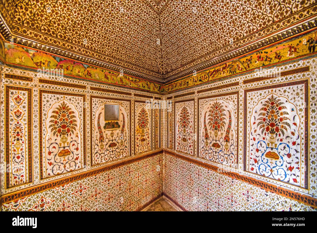 Phool Mahal, magnificent rooms, Junagarh Fort, Bikaner, Bikaner ...