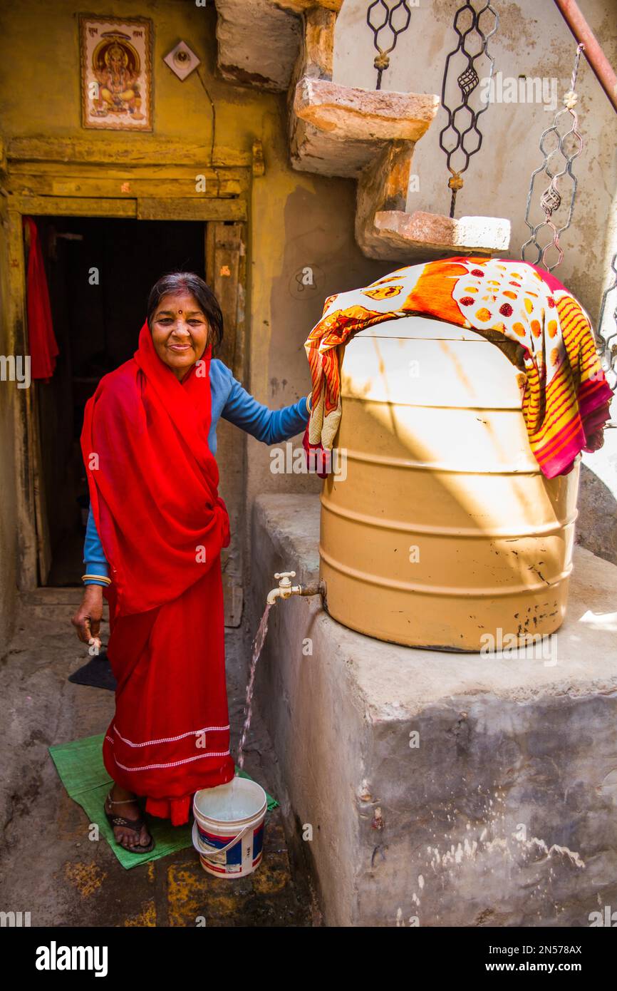 Barren town hi-res stock photography and images - Alamy