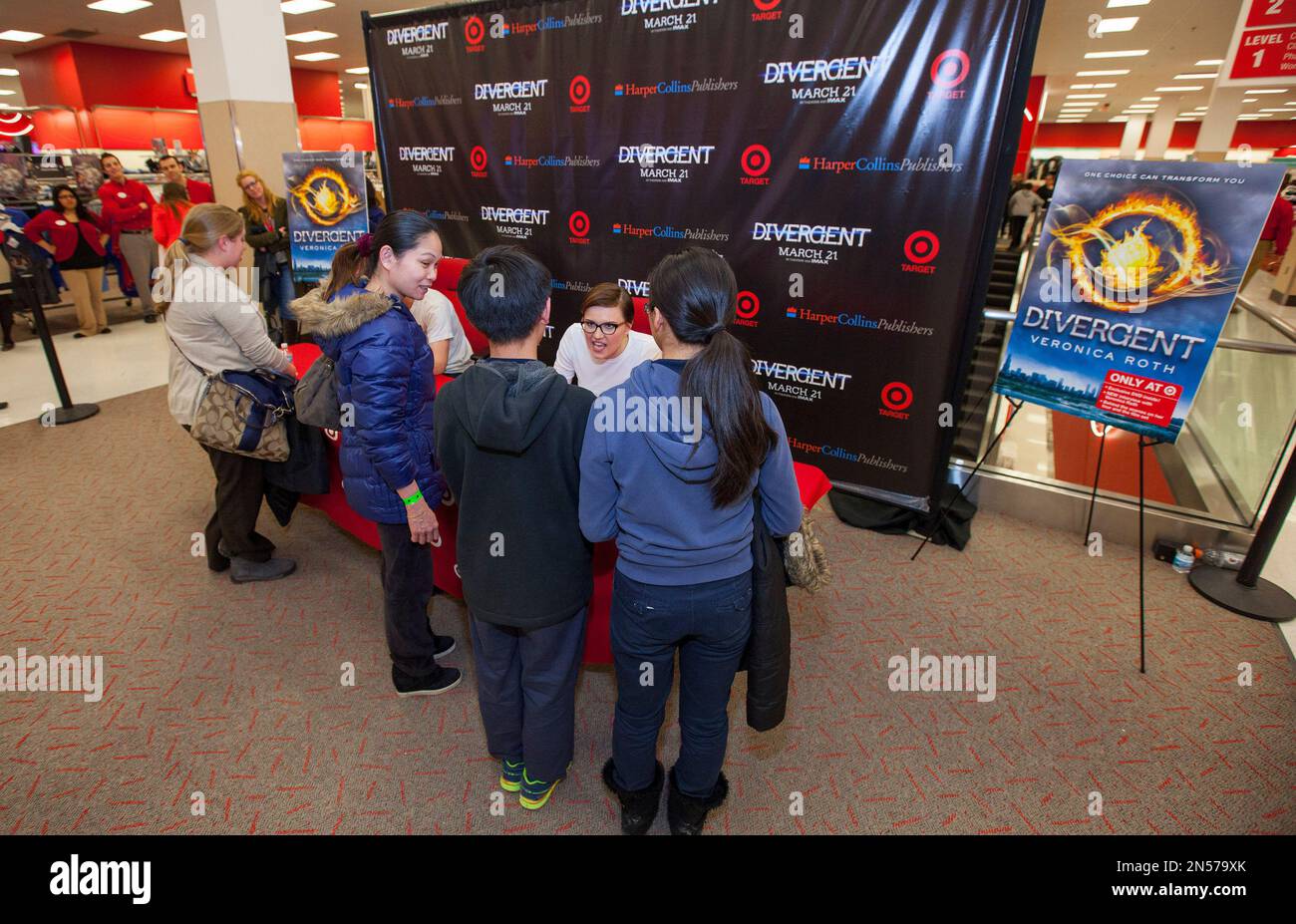 Veronica Roth Divergent Signing