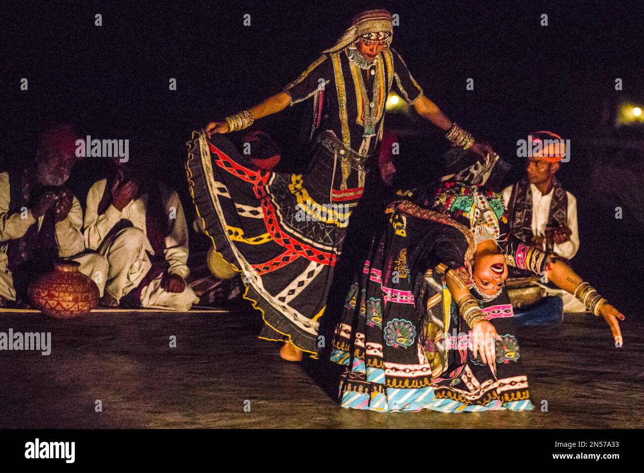 Ghoomar dance hi-res stock photography and images - Alamy