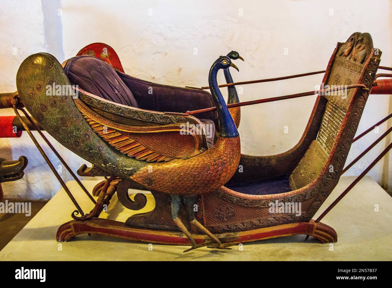 Indian ruler hi-res stock photography and images - Alamy