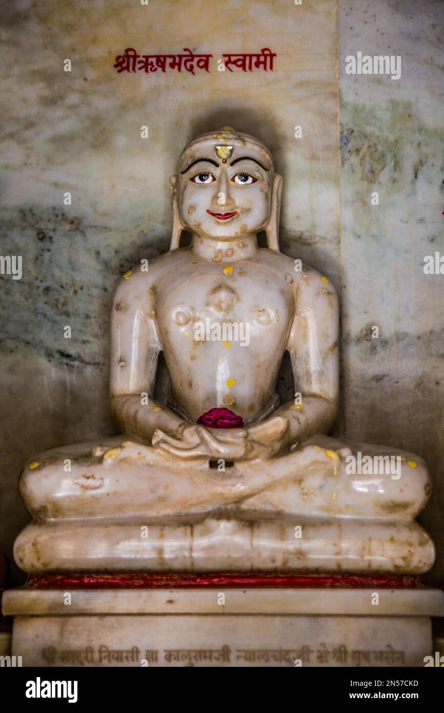 Shrine with Tirthankara, Ranakpur temple complex, most important ...