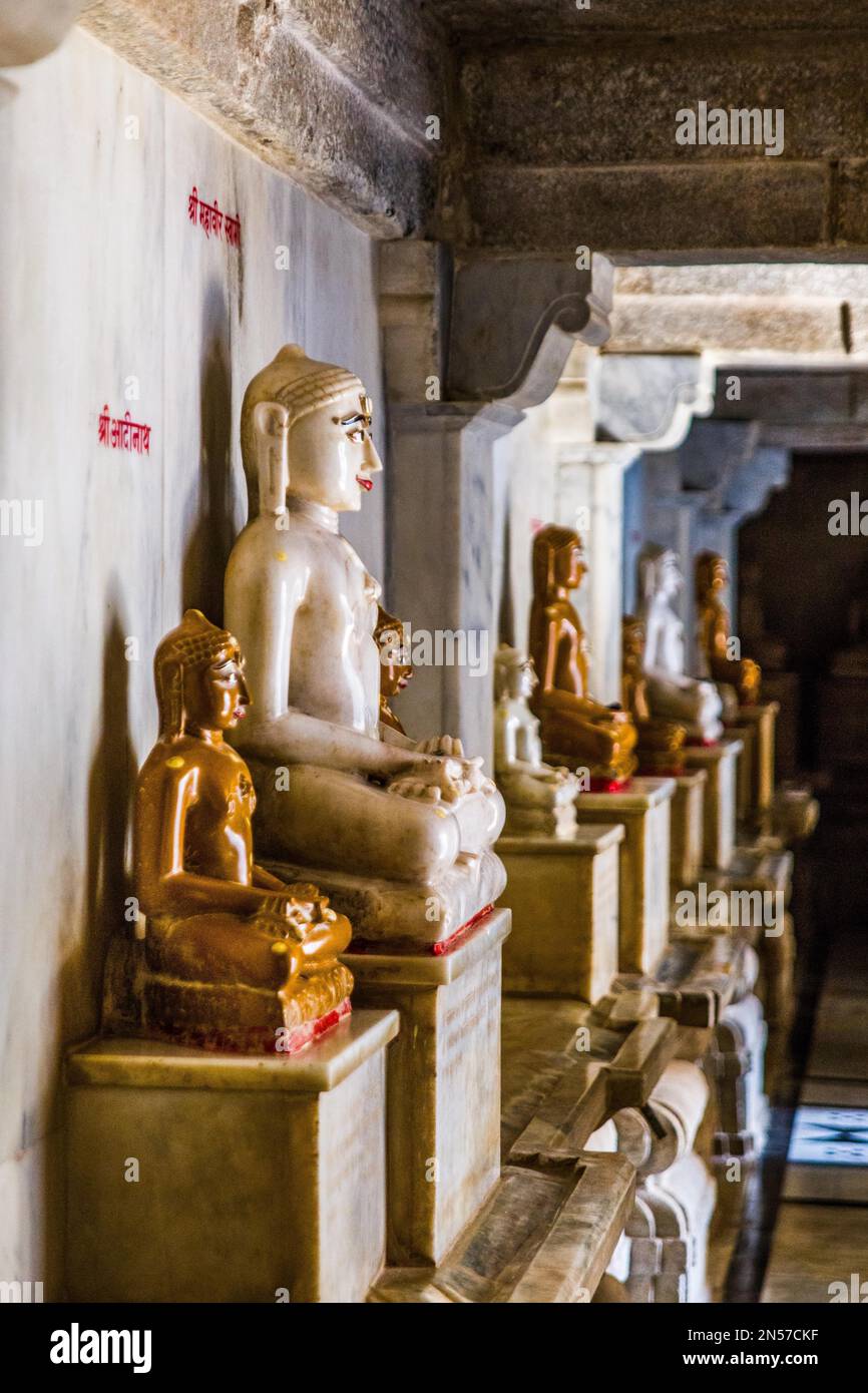 Shrine with Tirthankaras, Ranakpur temple complex, most important ...