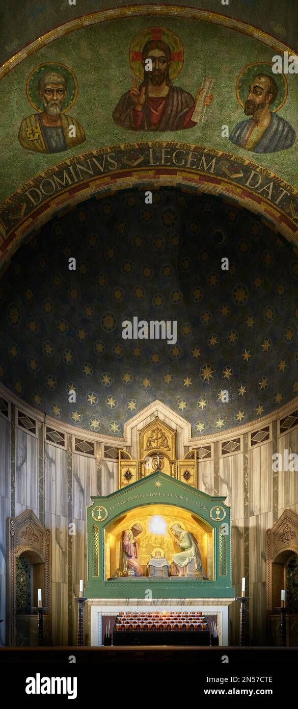 Christmas crib, of the new-born Jesus with Mary his mother and Joseph ...