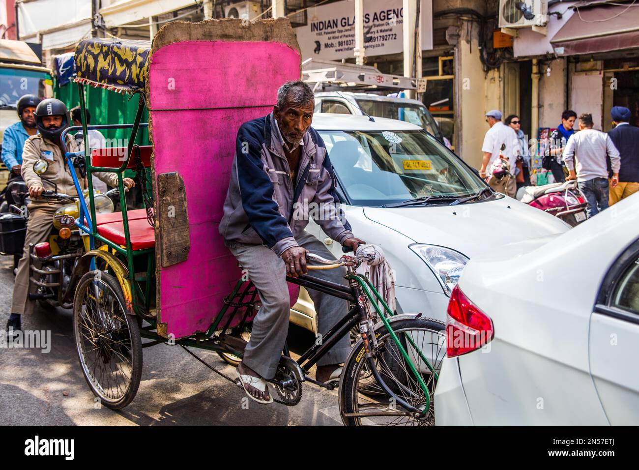 Cycle rickshaw, traffic chaos in Old Delhi, Delhi, India Stock Photo ...