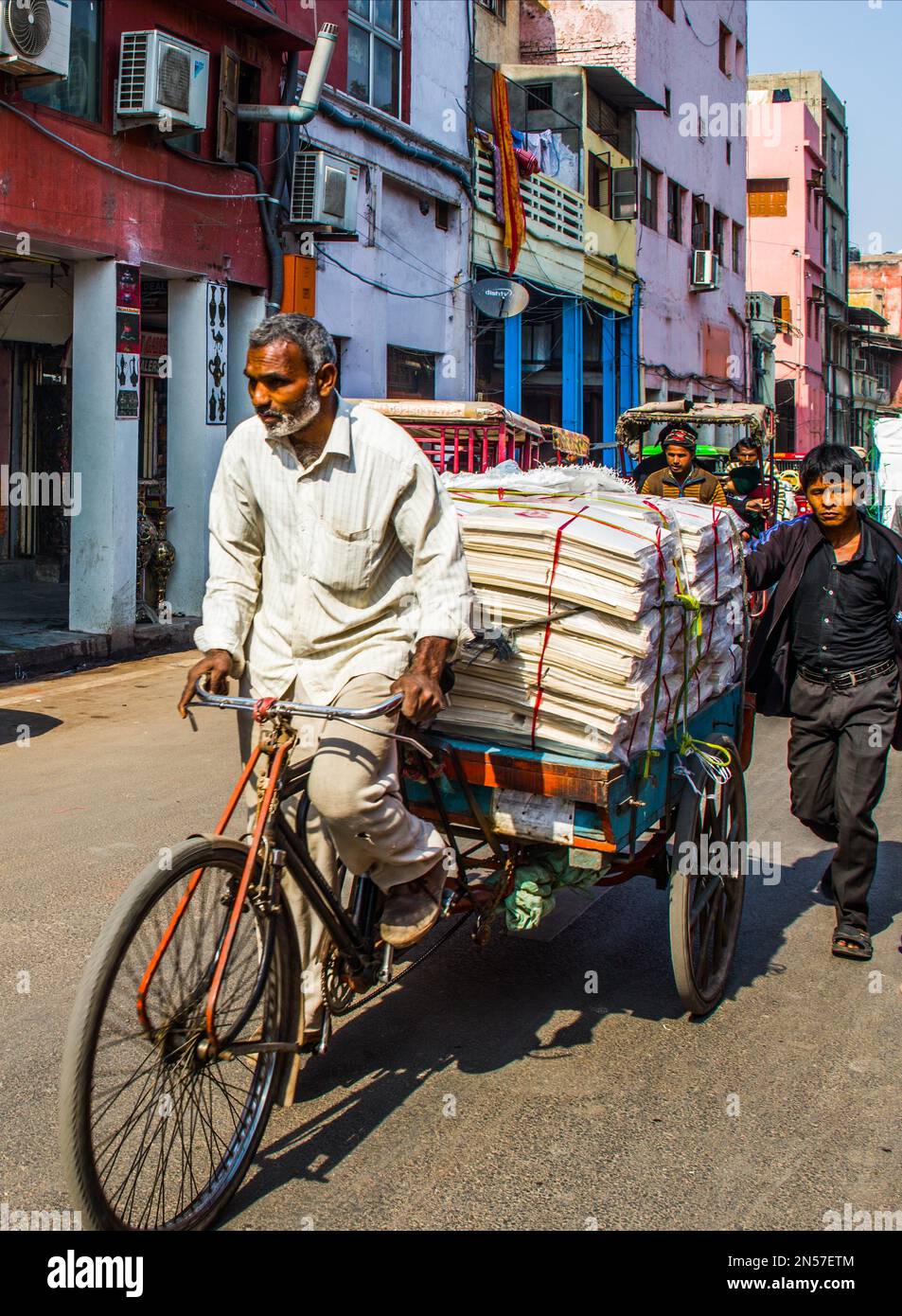 Cycle rickshaw means of transport hi-res stock photography and images ...