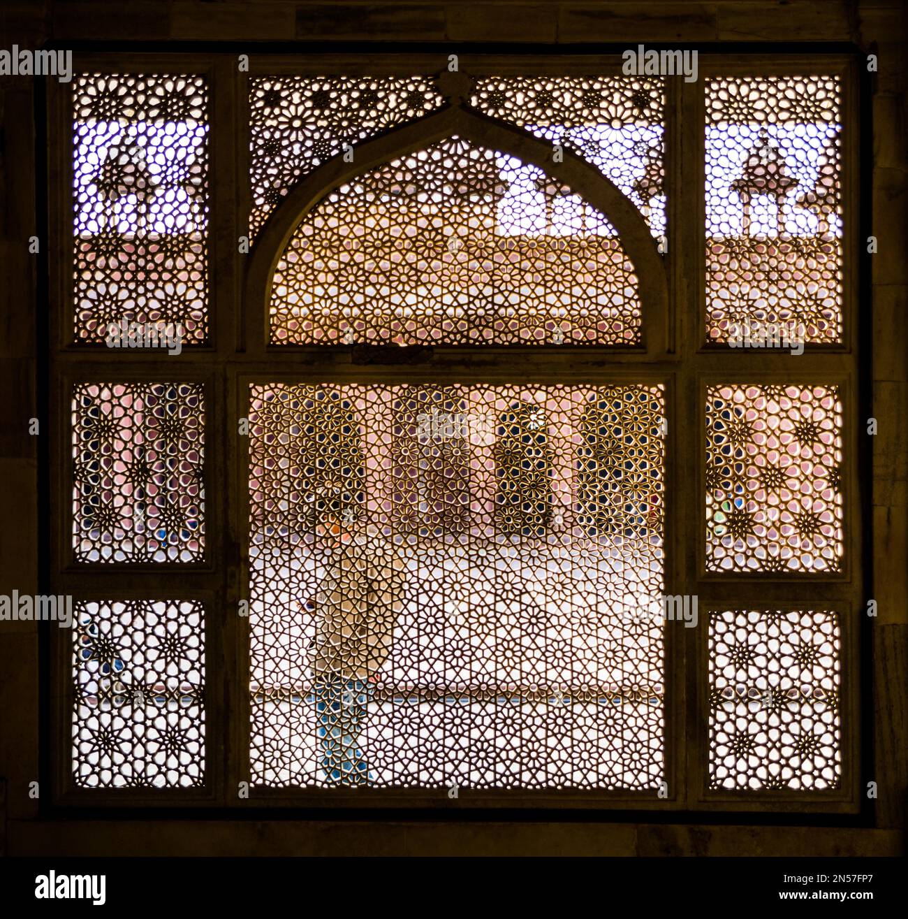 Filigree stone windows, Mausoleum of Sheikh Salim Chishti, Jami Masjid ...
