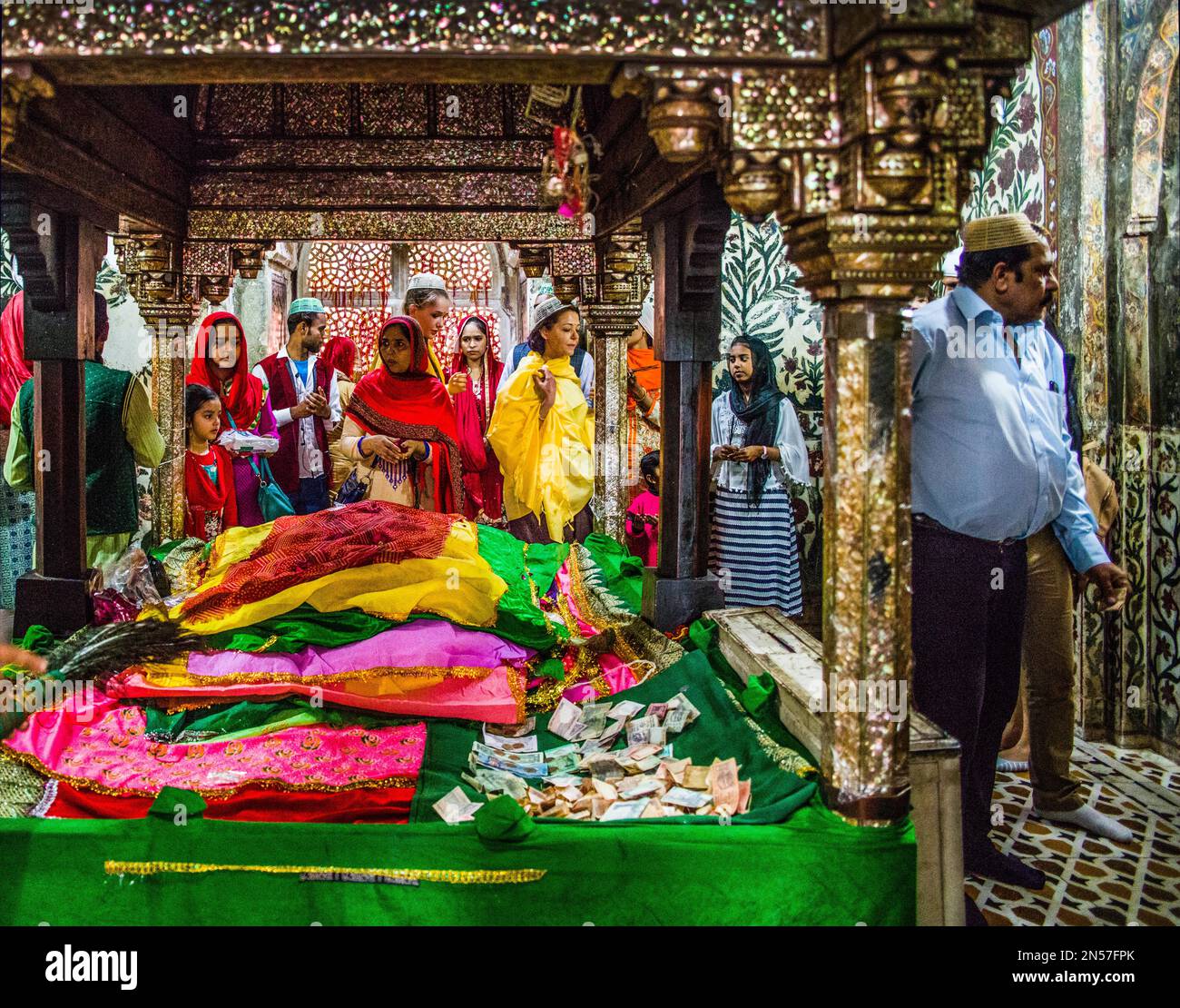 Pilgrims for Child Wishes, Mausoleum of Sheikh Salim Chishti, Jami ...