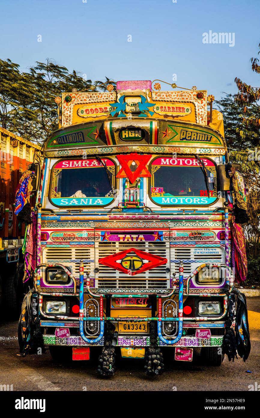 Indian truck decorated hi-res stock photography and images - Alamy