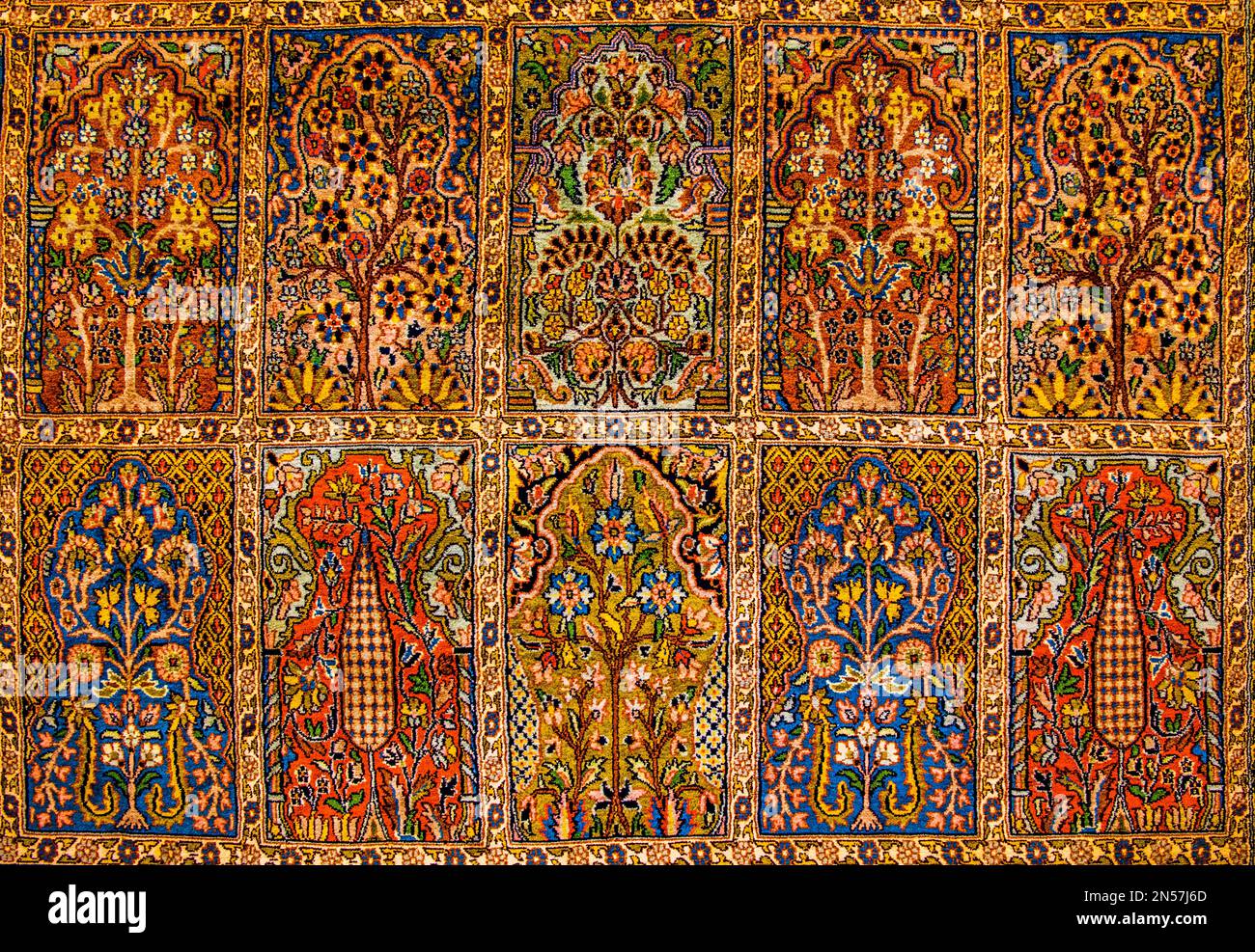 Carpet weaving, handicrafts in Rajasthan, Jaipur, Rajasthan, India ...