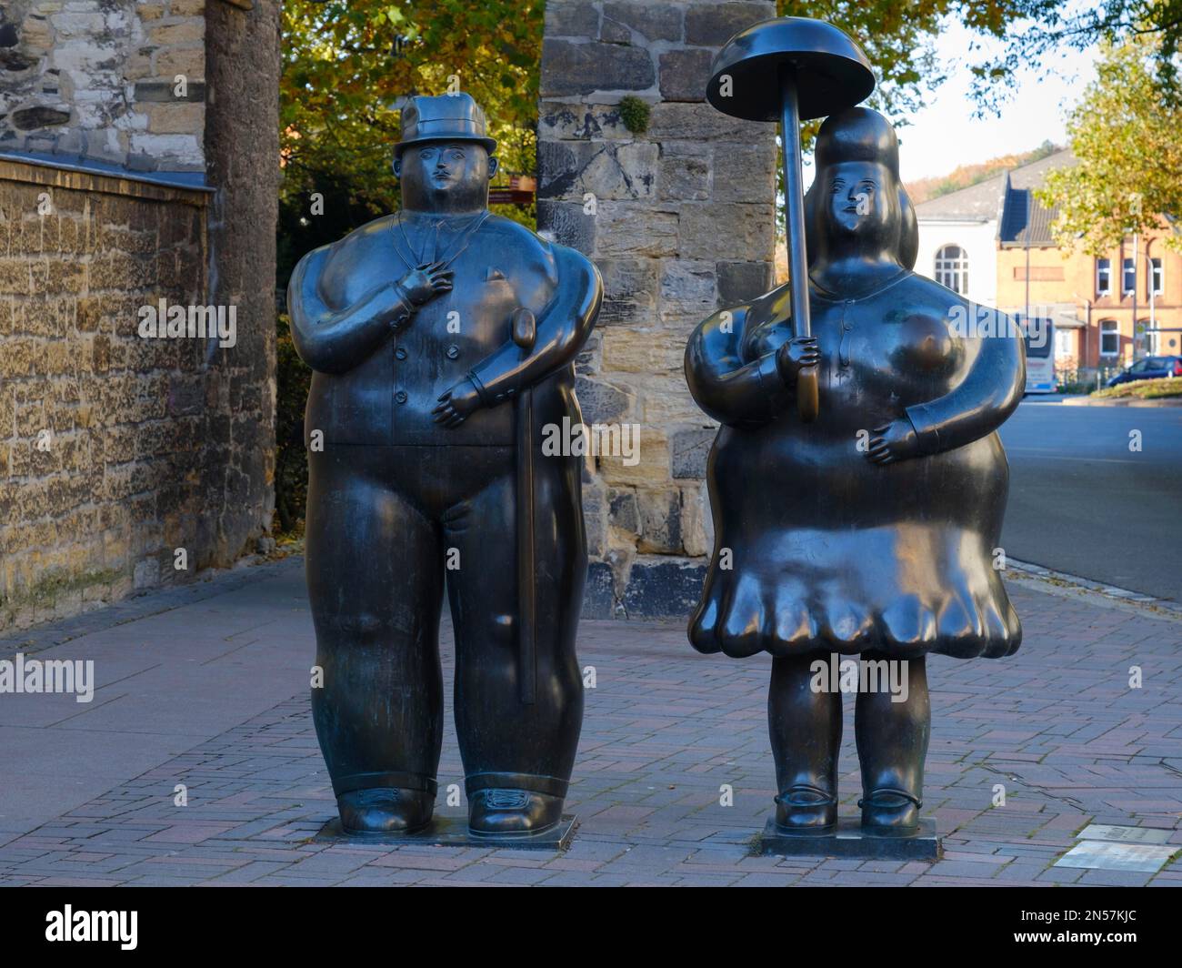 Man and woman with umbrella, sculpture by Fernando Botero at the Rose ...