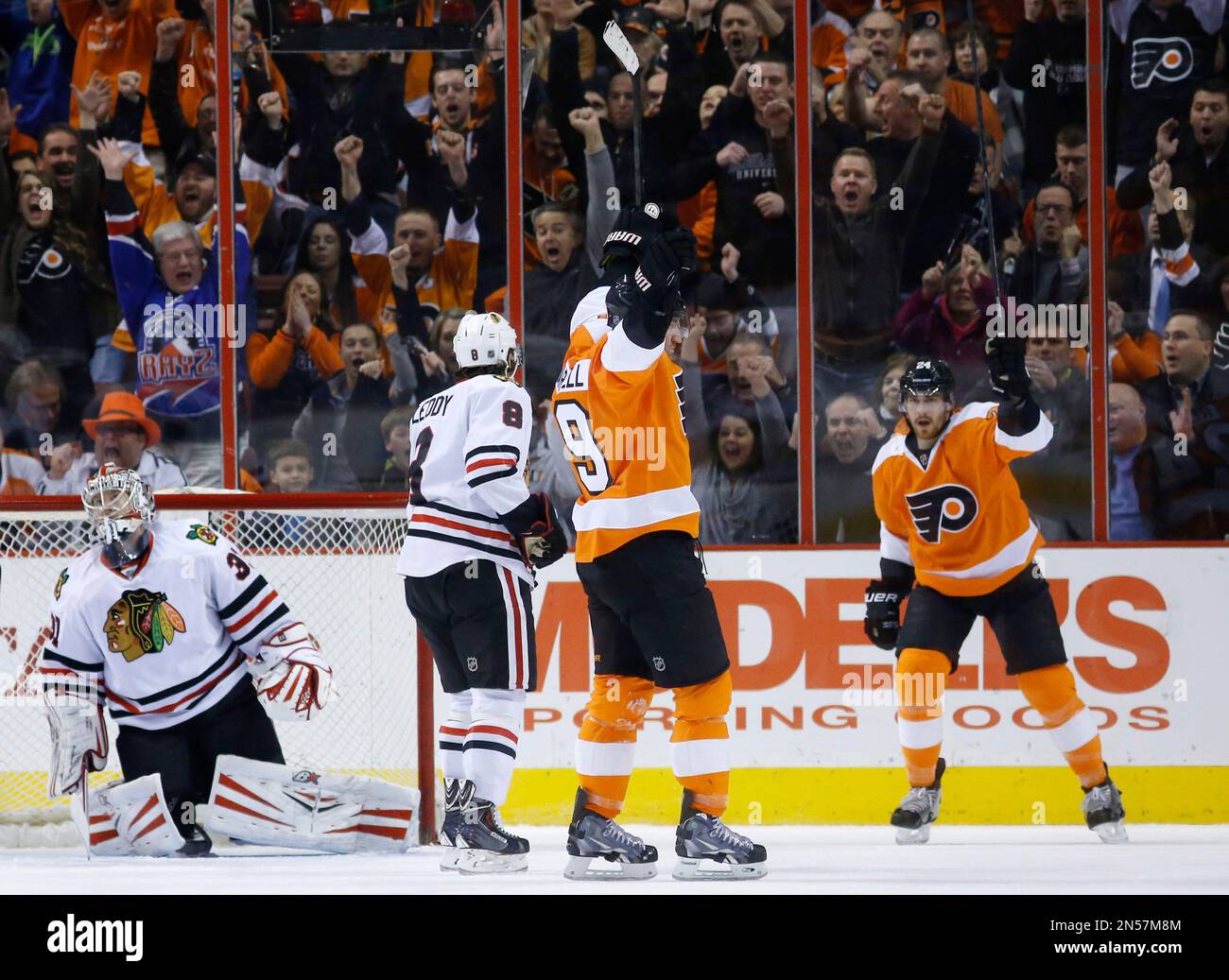 Philadelphia Flyers' Scott Hartnell (19) and Matt Read (24) celebrate ...