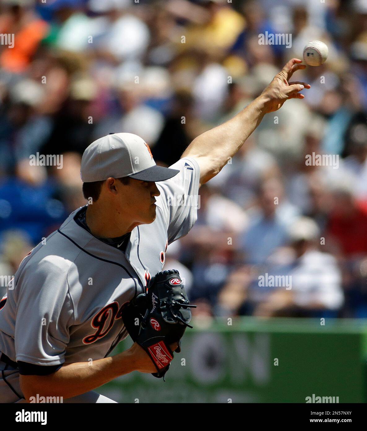 Detroit Tigers starting pitcher Kyle Lobstein throws in the first ...